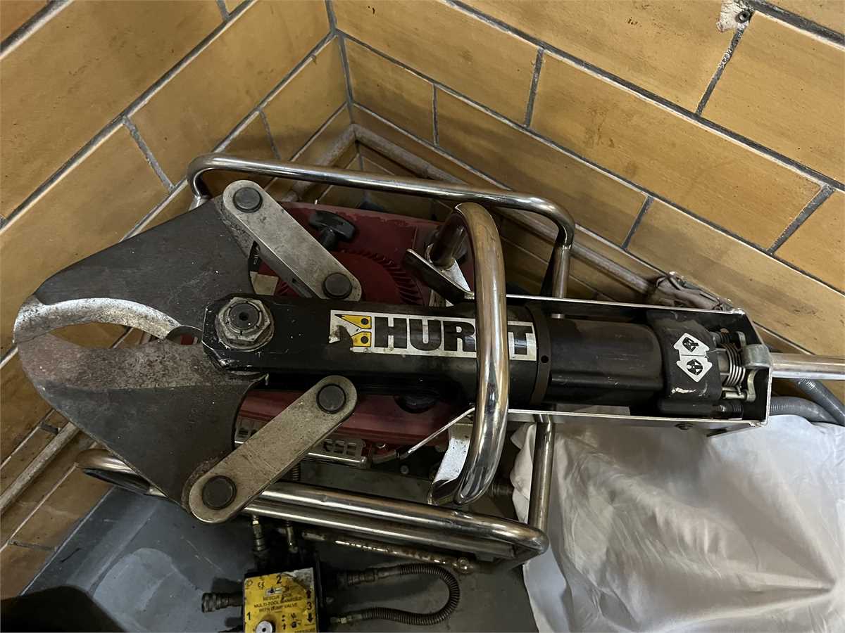 Hurst rescue tools Online Government Auctions of Government Surplus ...