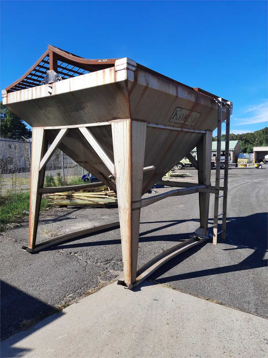 Tow behind Conveyor & Hopper - DSS2898 Online Government Auctions of ...