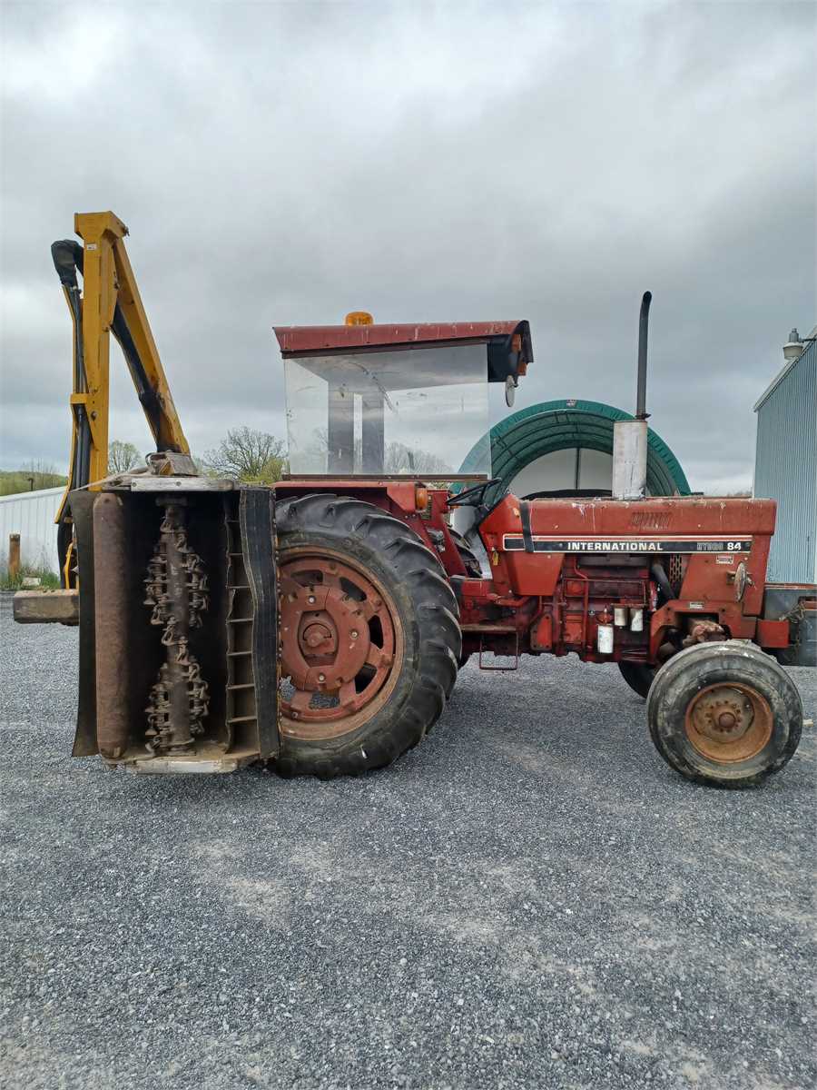 1984 International Tractor w/McConnell Rear Mount Boom Mower Online ...