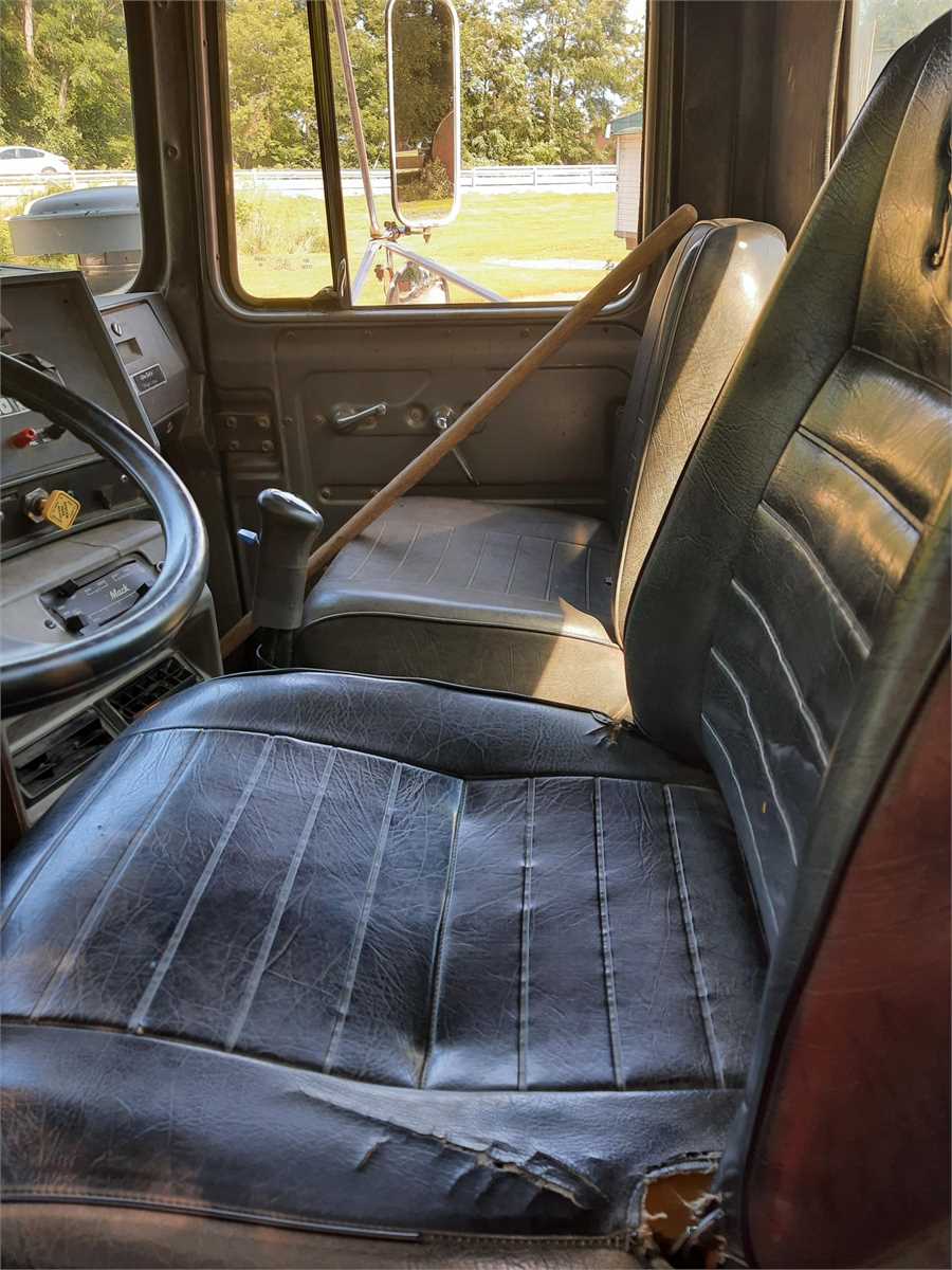 1990 Mack Maxidyne RD6 Roll-Off Truck Online Government Auctions of ...