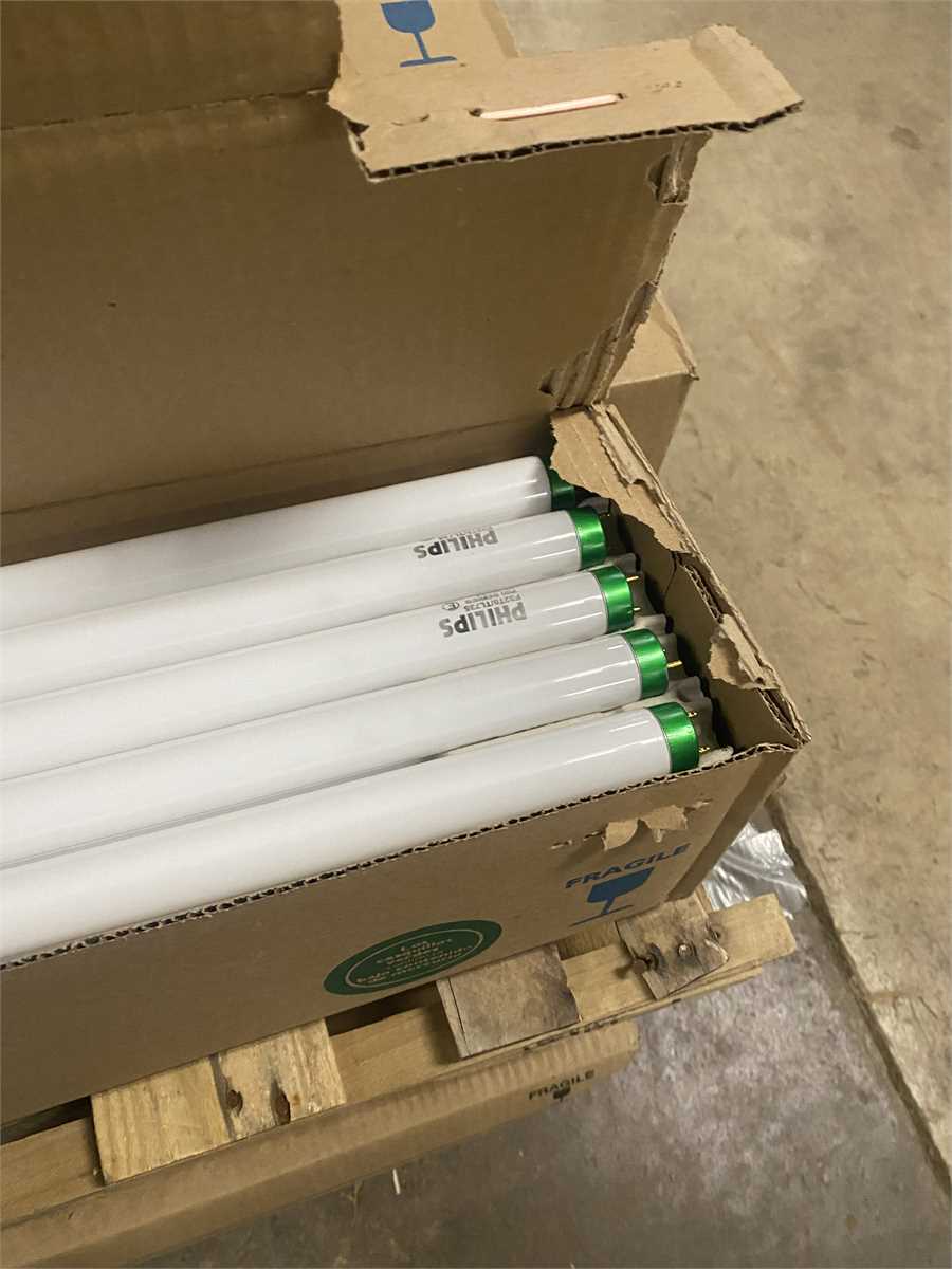 Phillips fluorescent light bulbs Online Government Auctions of ...