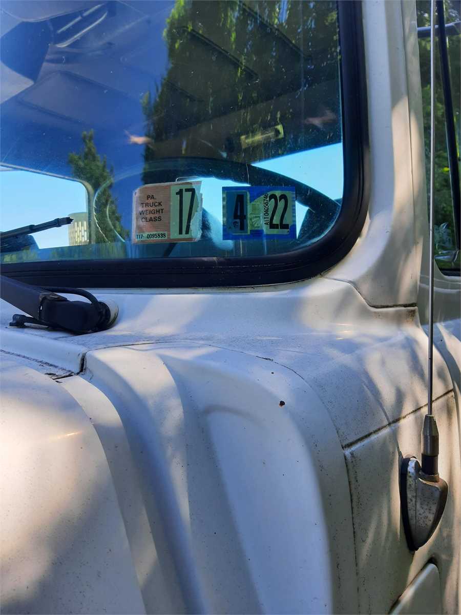 1990 Mack Maxidyne RD6 Roll-Off Truck Online Government Auctions of ...