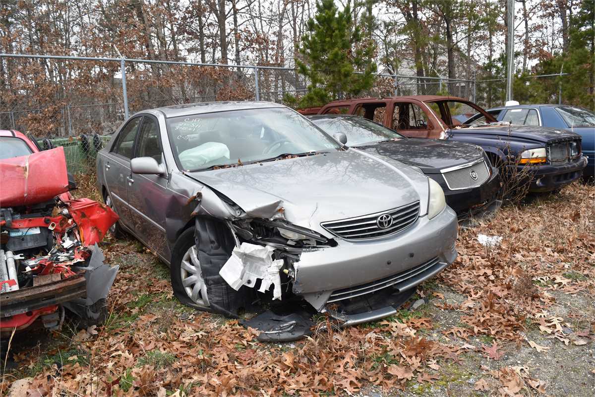 2005 Toyota Camry (Crash damage) Online Government Auctions of ...