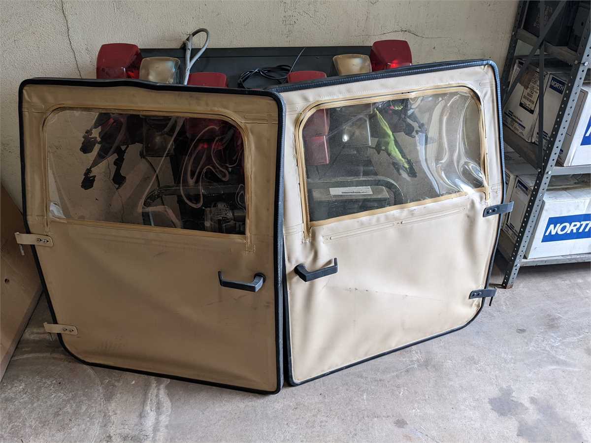 Humvee (HMMWV) fabric doors Online Government Auctions of Government ...