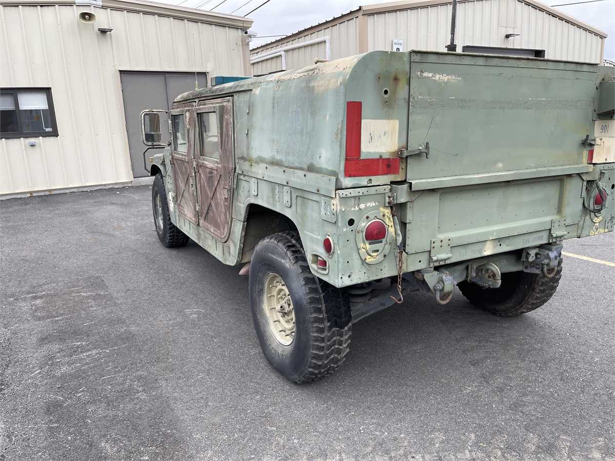 HMMWV M998(MOD) , 4x4, Military all wheel drive cargo carrrier Online ...