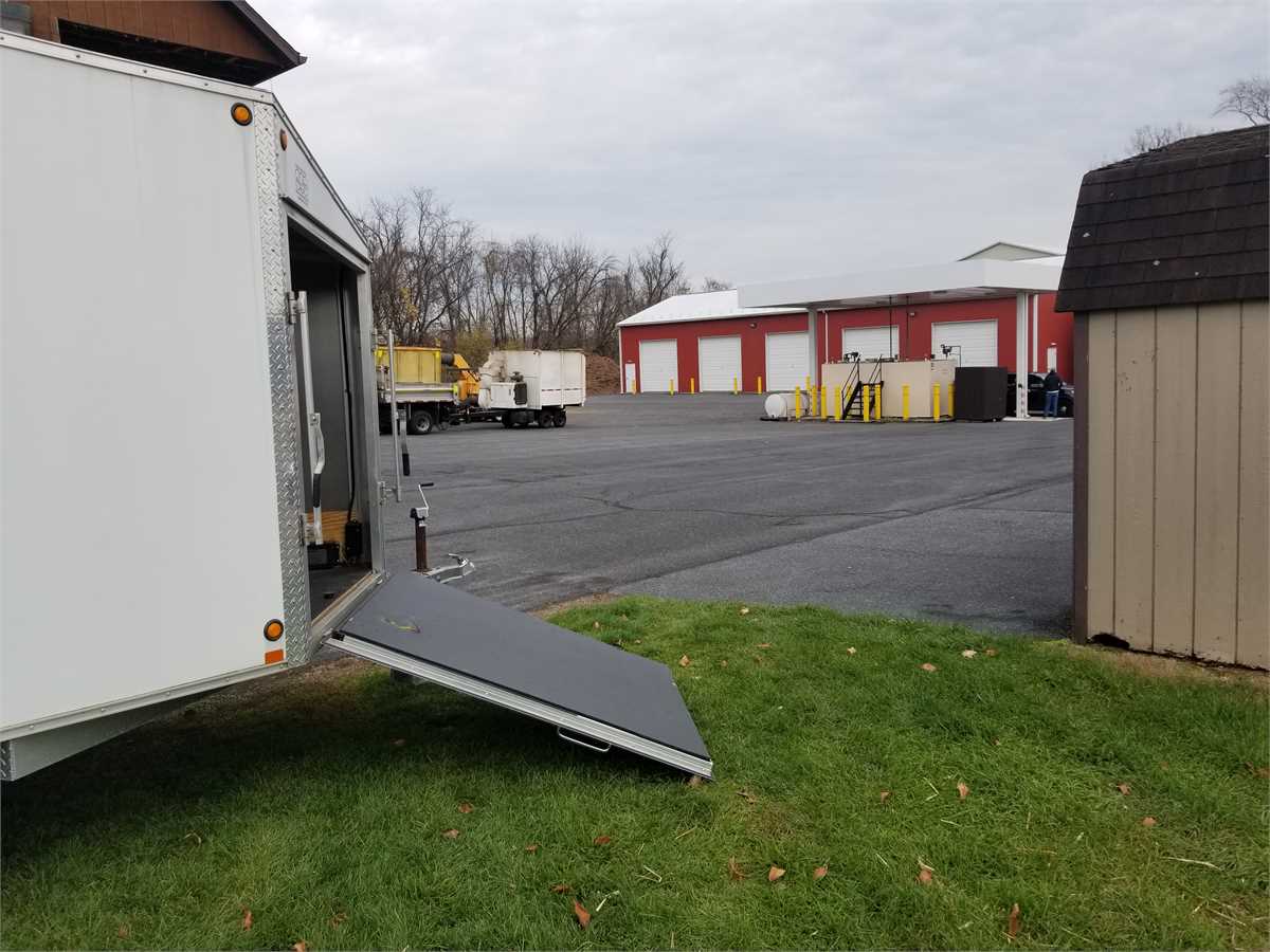 2007 Thule Enclosed Snowmobile Trailer Online Government Auctions of ...