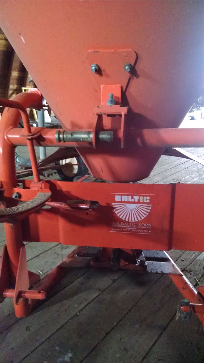 Baltimatic 3 point hitch seed spreader. Online Government Auctions of ...