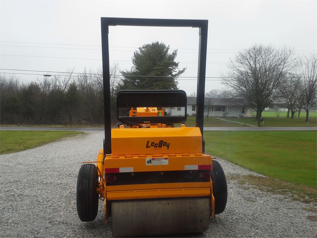 2006 LEEBOY 400T TOWABLE ROLLER Online Government Auctions of ...