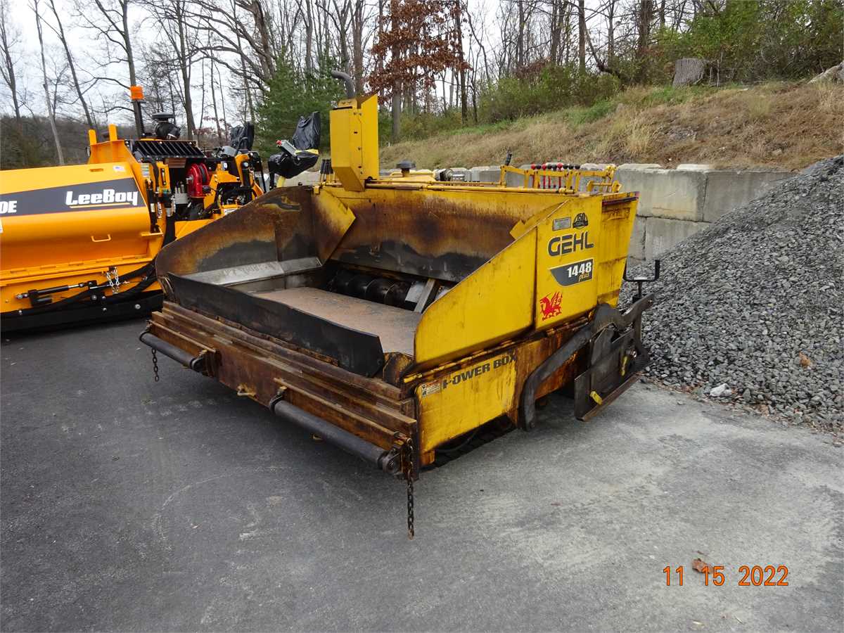 2009 Gehl 1448 Plus Paver Online Government Auctions of Government ...