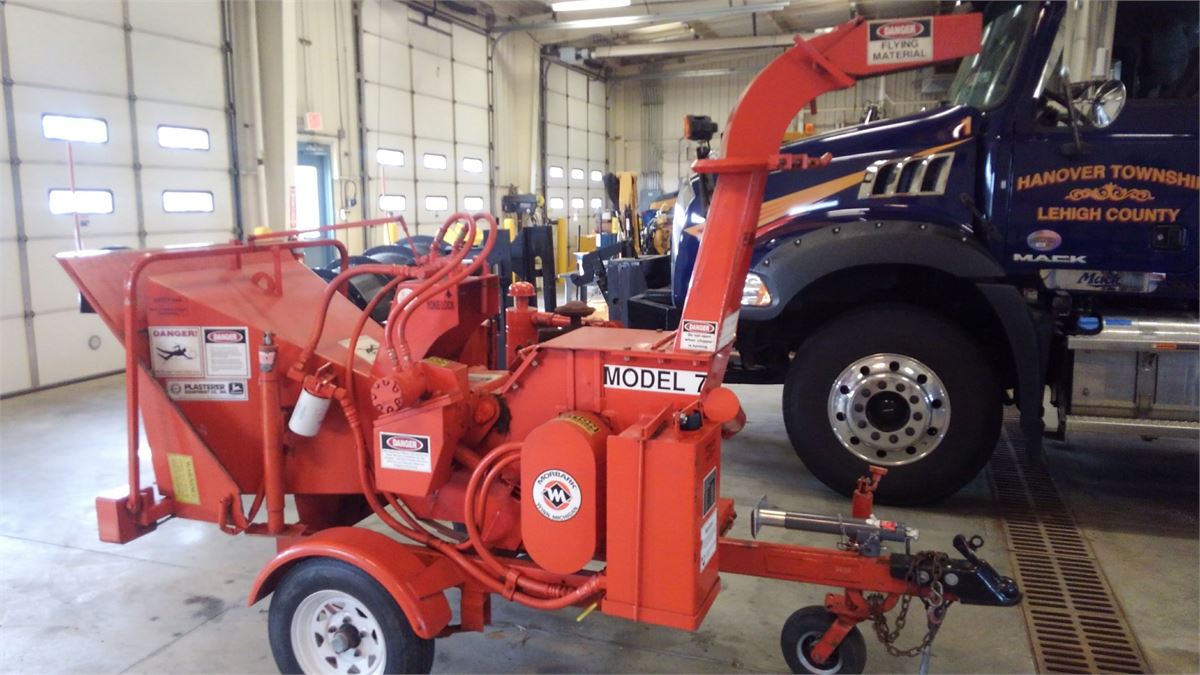 1995 Morbark 35 HP wood chipper -- Model 7 Online Government Auctions ...