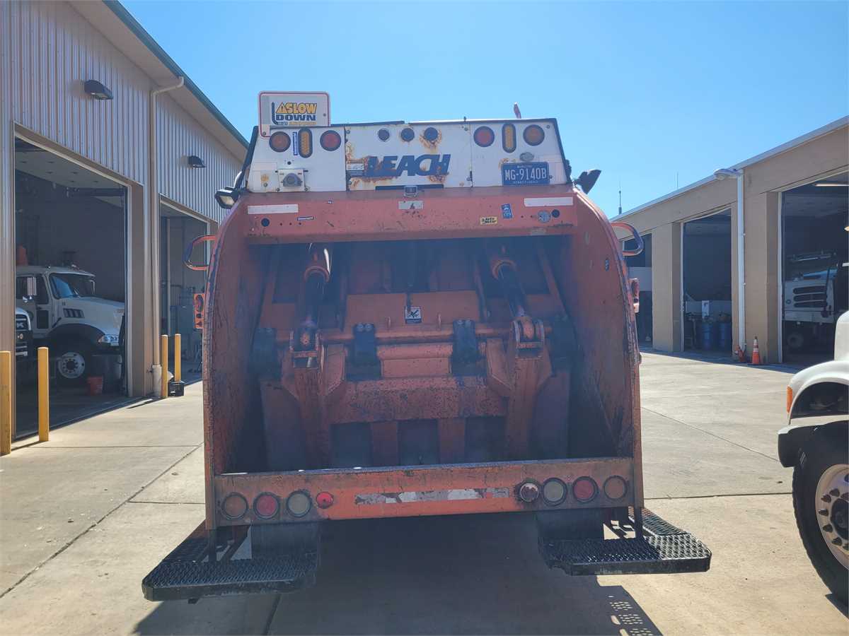 2006 International 7400 DT570 W/ 25 yard Leach packer body Online ...