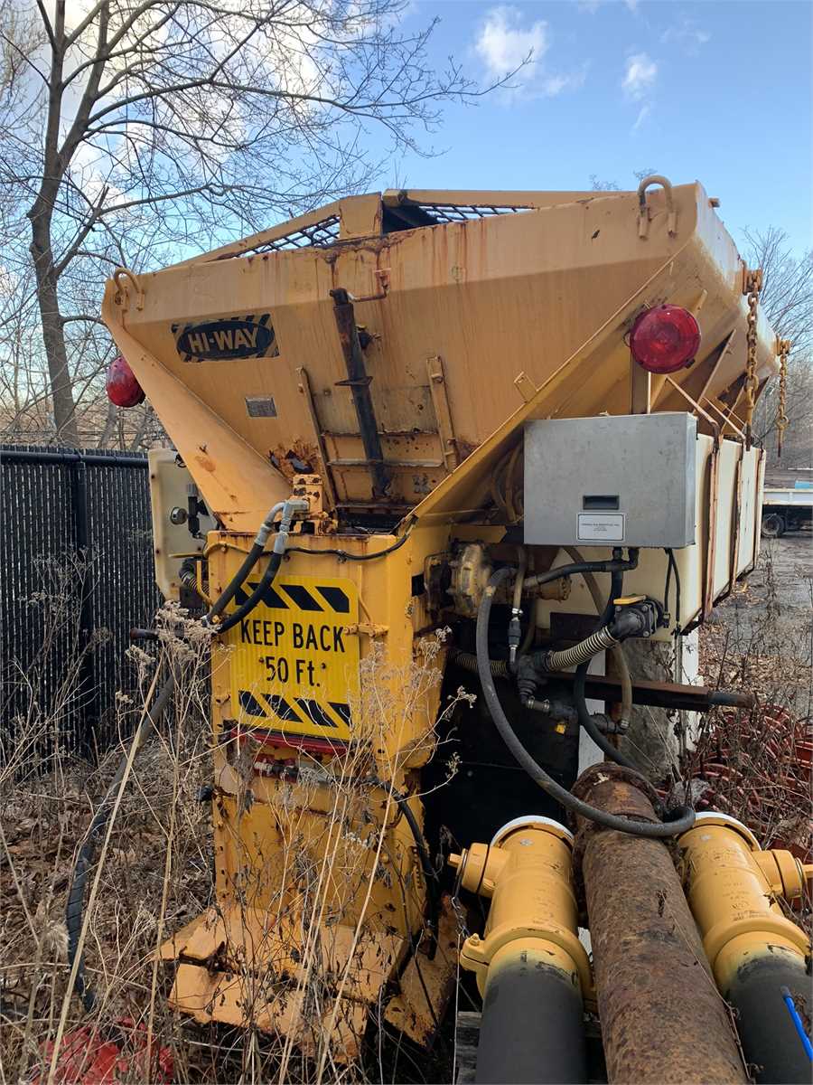 Hydraulic Salt Spreader w/ Calcium Tanks Online Government Auctions of ...