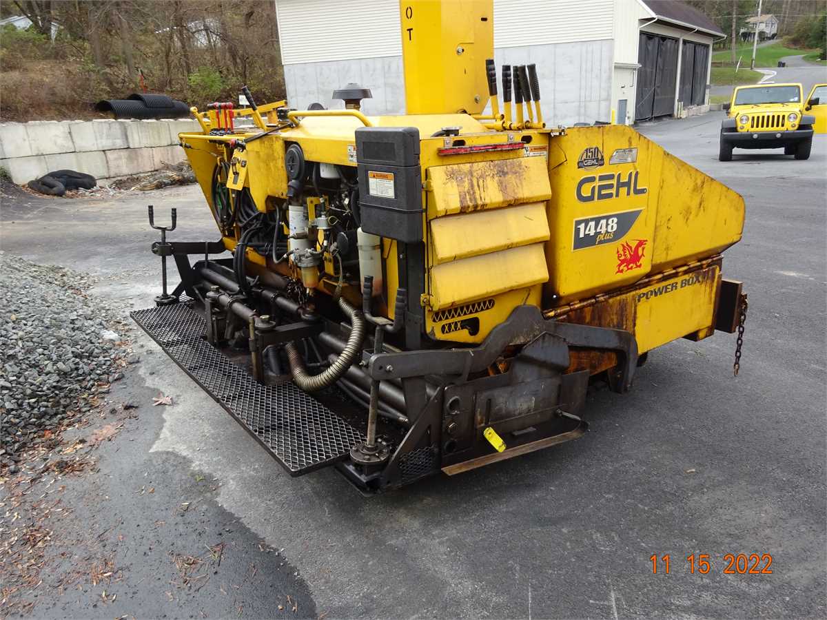 2009 Gehl 1448 Plus Paver Online Government Auctions of Government ...