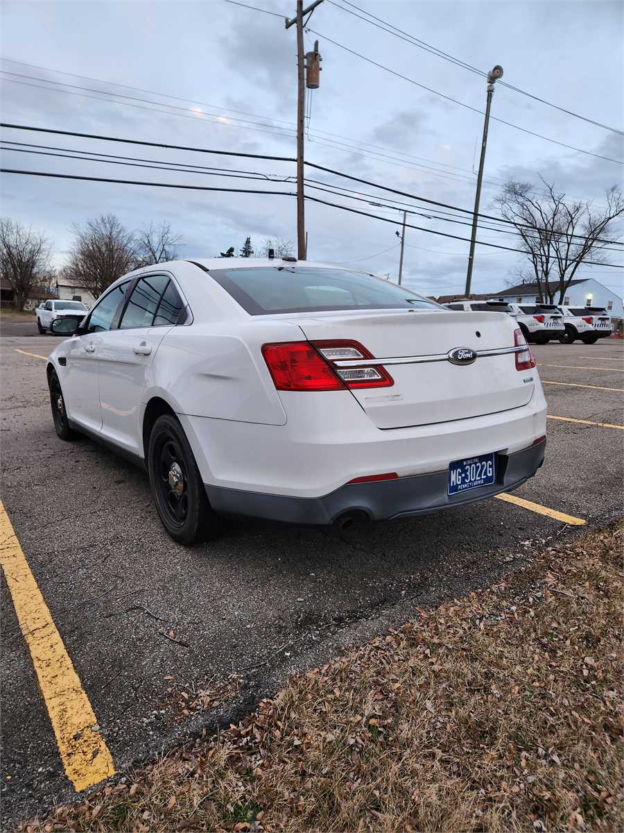 2013 FORD TAURUS POLICE CAR Online Government Auctions of Government ...