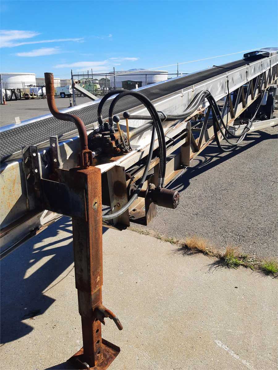 Tow behind Conveyor & Hopper - DSS2898 Online Government Auctions of ...