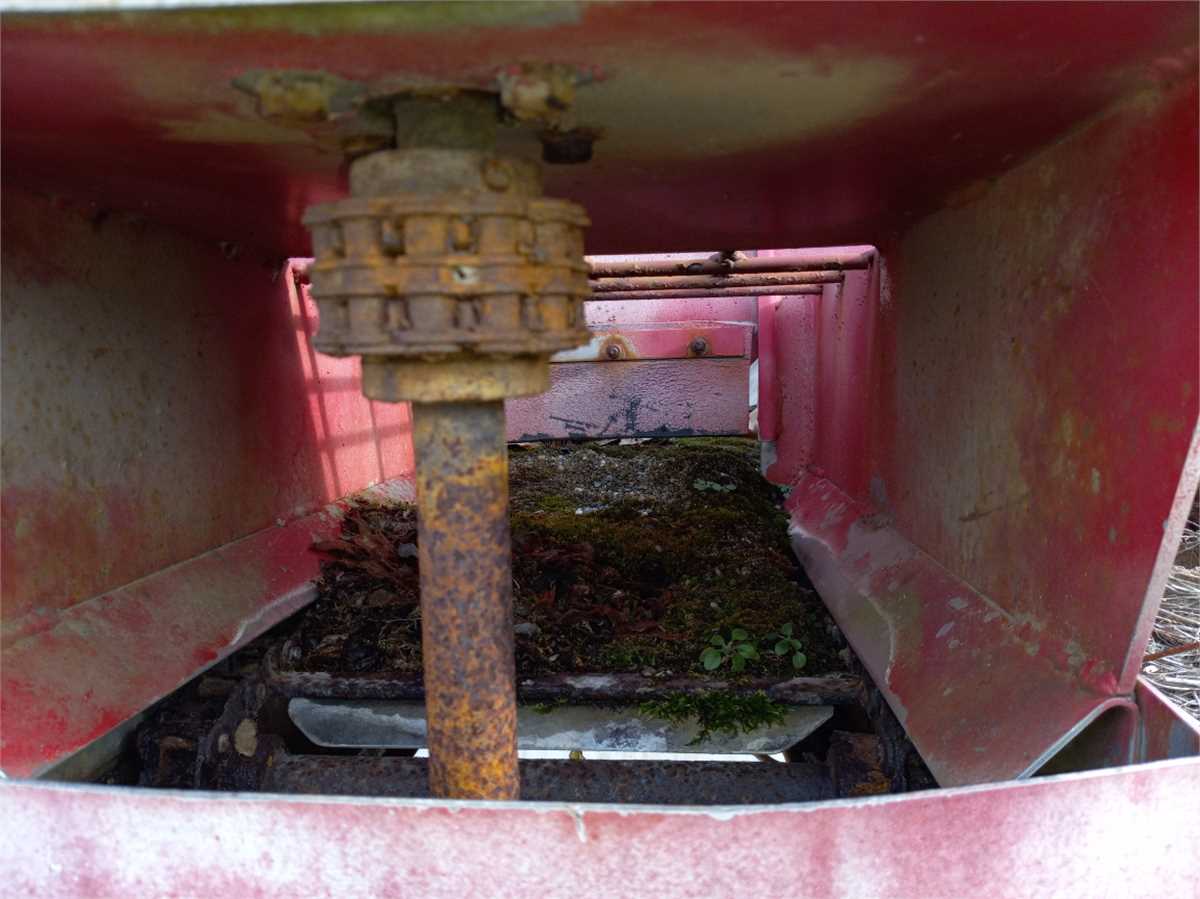 Bengal Zwack 4 yard Salt/Sand Spreader Online Government Auctions of ...