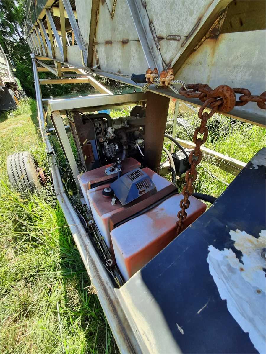 Tow behind Conveyor & Hopper - DSS2855 Online Government Auctions of ...