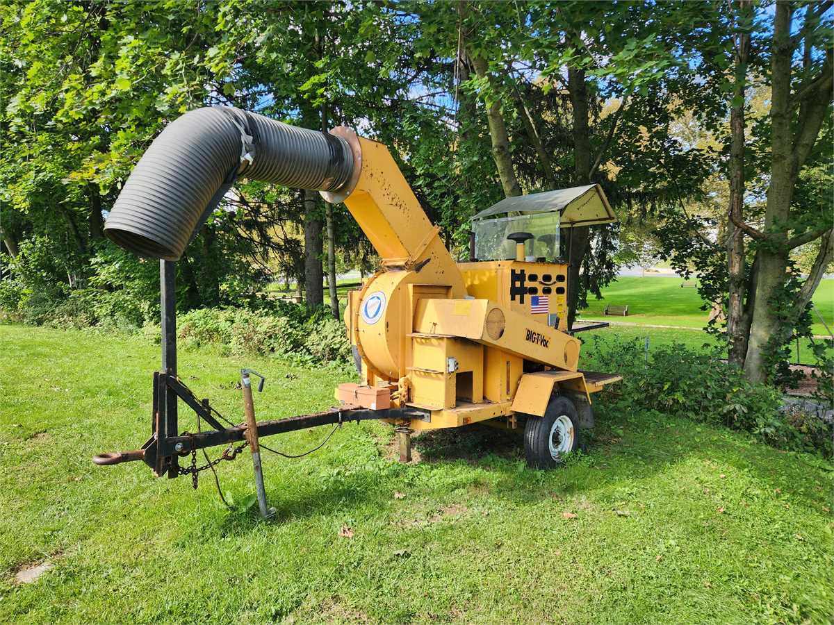 1994 TARCO Big-T-Vac Leaf vac and Leaf Box Online Government Auctions ...
