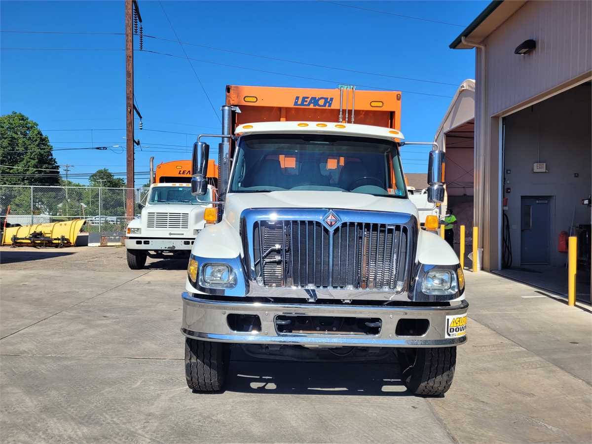 2006 International 7400 DT570 W/ 25 yard Leach packer body Online ...