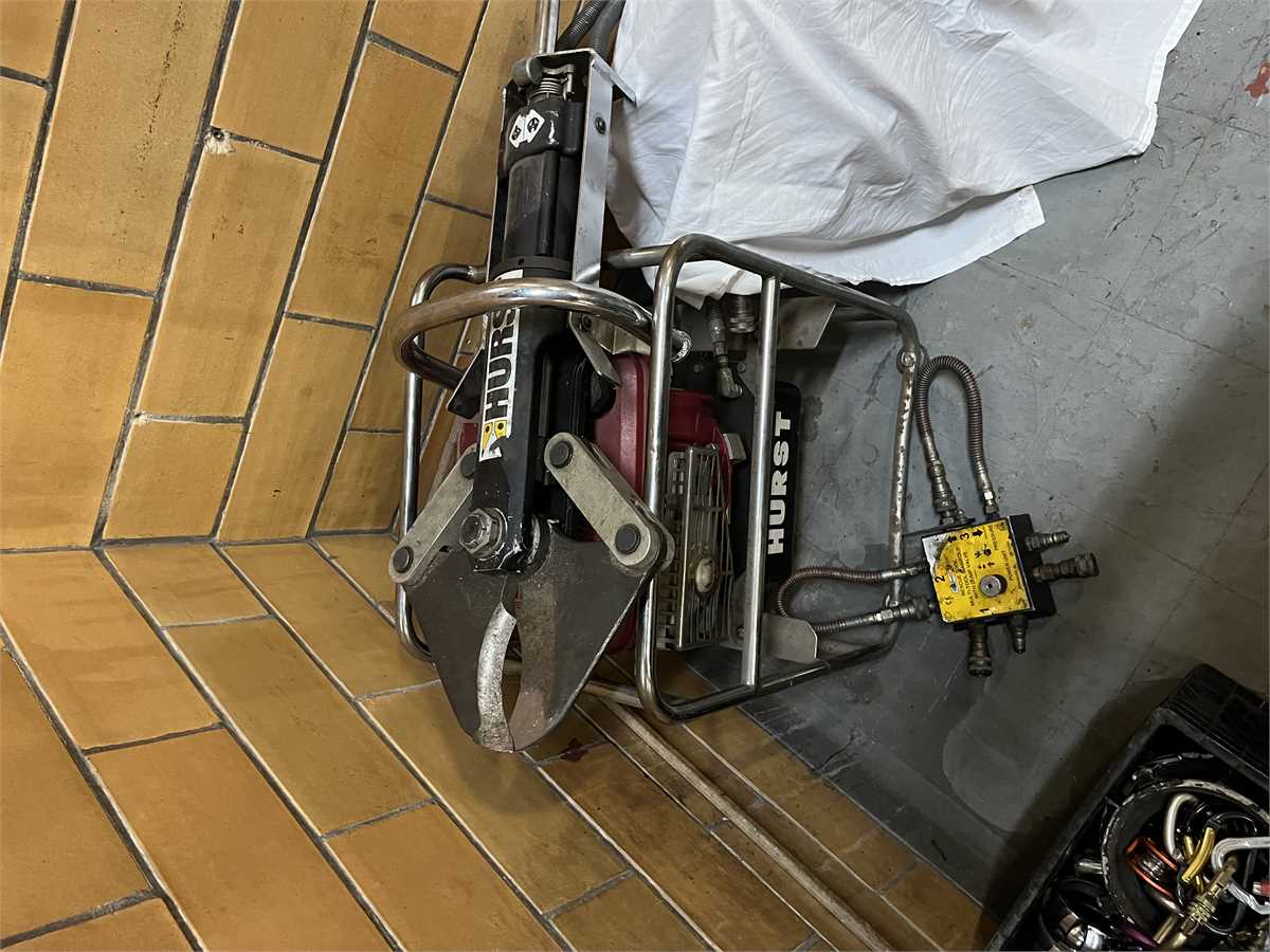 Hurst rescue tools Online Government Auctions of Government Surplus ...