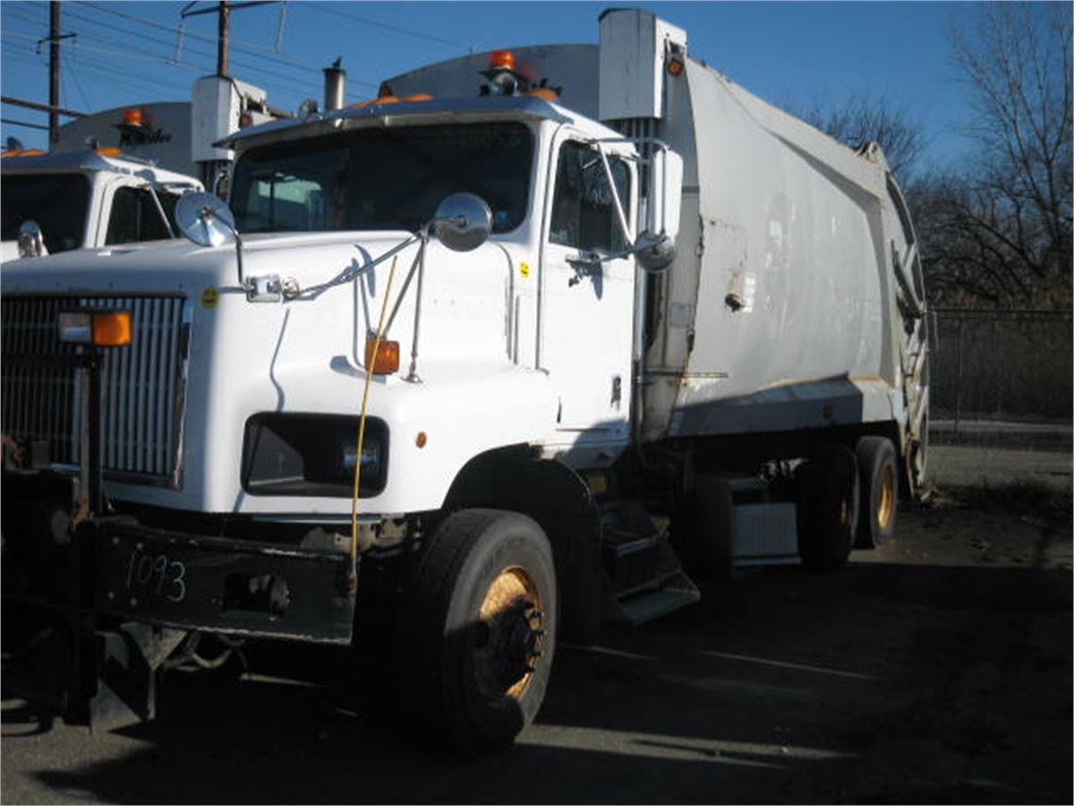 1999 NAVISTAR INTERNATIONAL / LOT1093-995053 Online Government Auctions ...