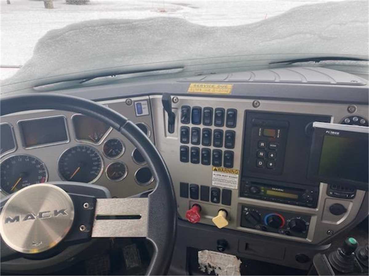 2014 Mack GU432 single axle plow/dump truck Online Government Auctions ...