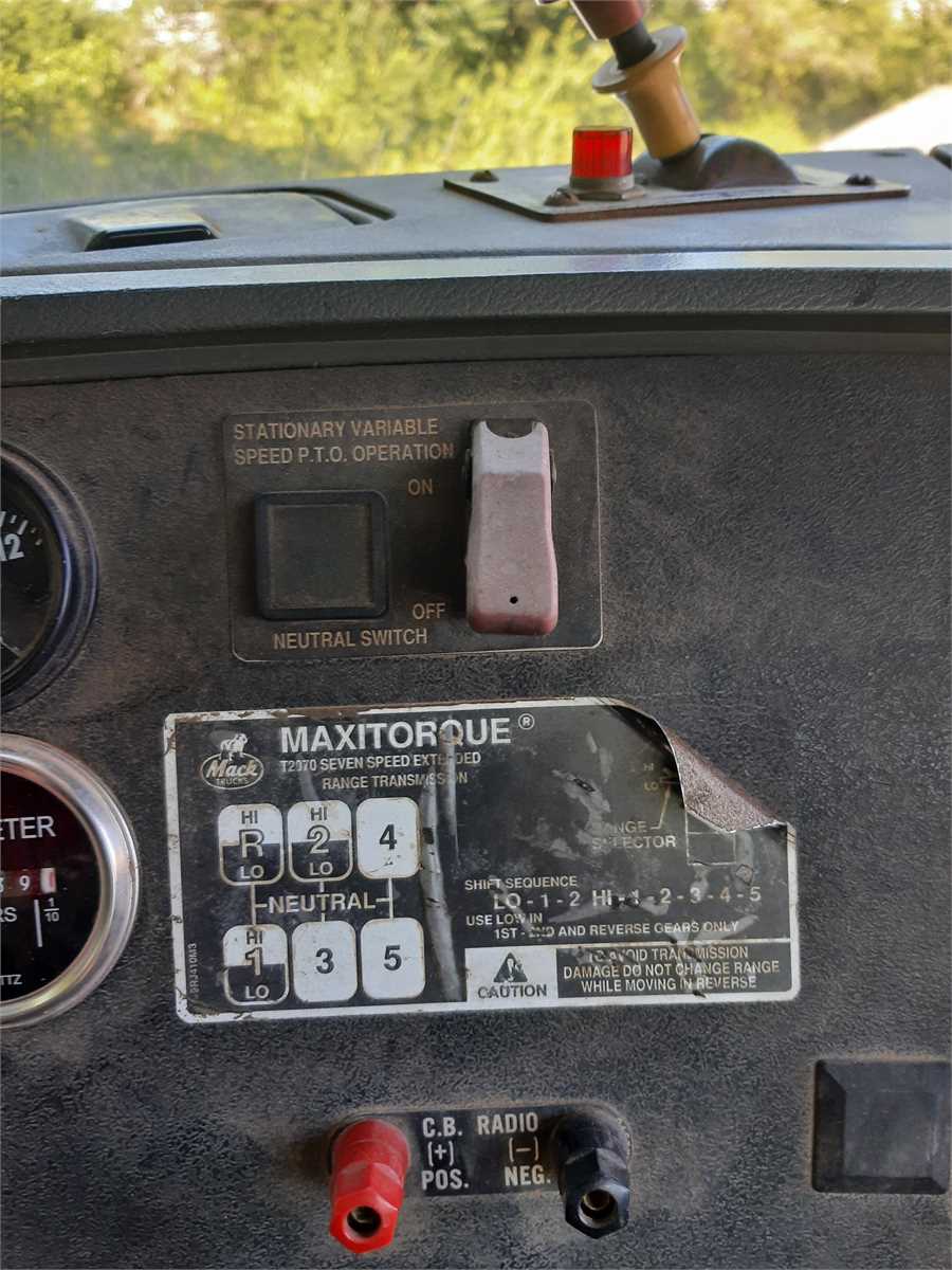 1990 Mack Maxidyne RD6 Roll-Off Truck Online Government Auctions of ...