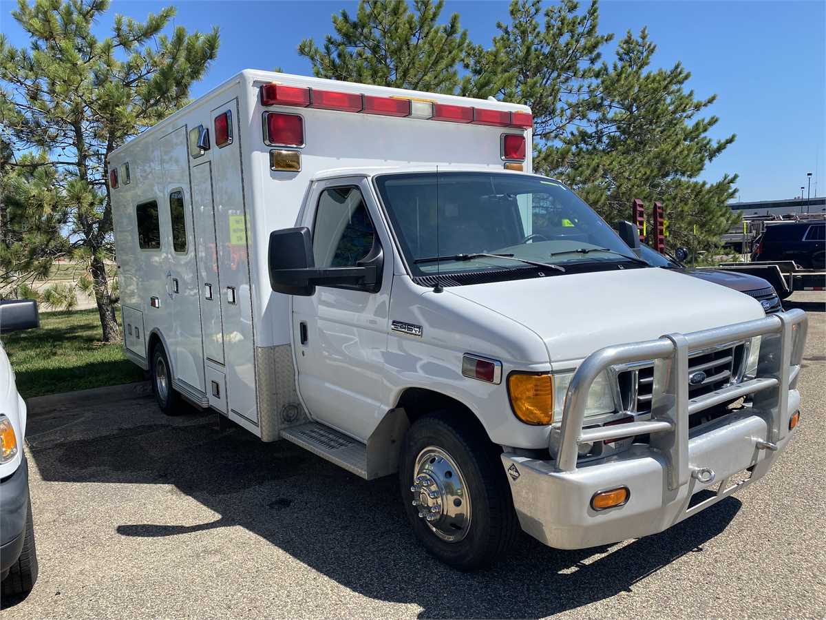 2006 Ford E-450 ambulance Online Government Auctions of Government ...
