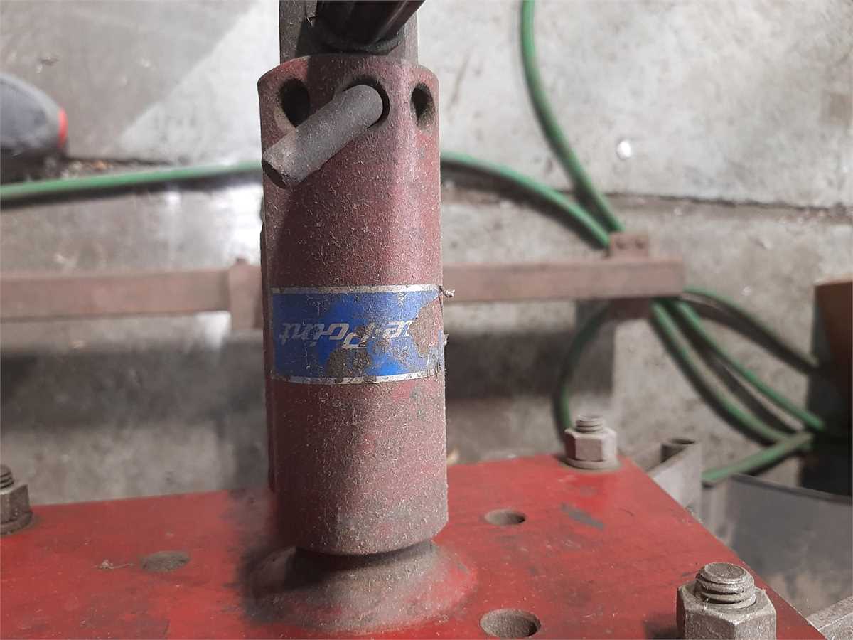 Blue Point Engine Stand - DSS2908 Online Government Auctions of ...