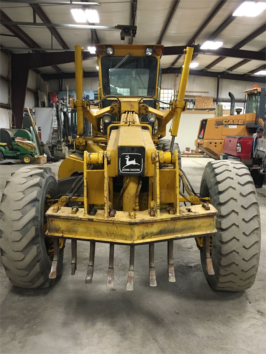 1981 John Deere 772A Grader Online Government Auctions of Government ...