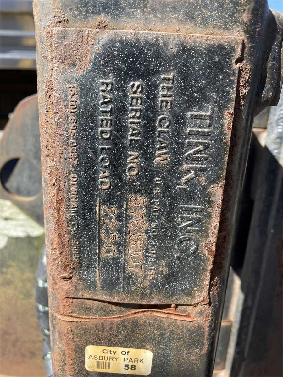 TINK, Inc. "The Claw" Leaf Loader Online Government Auctions of ...