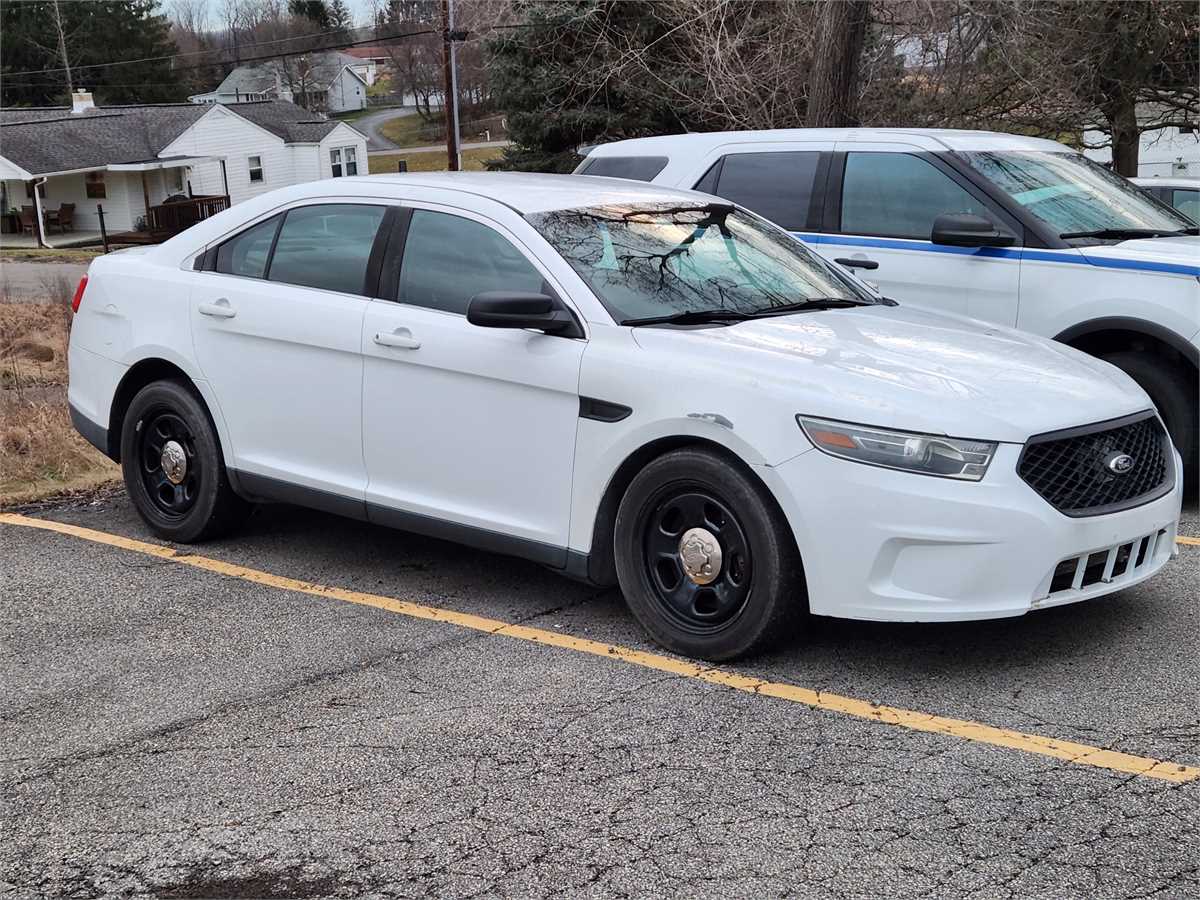 2013 FORD TAURUS POLICE CAR Online Government Auctions of Government ...