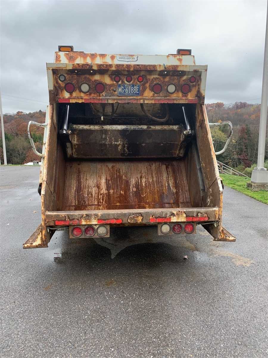 2009 GMC Garbage Truck Online Government Auctions of Government Surplus ...