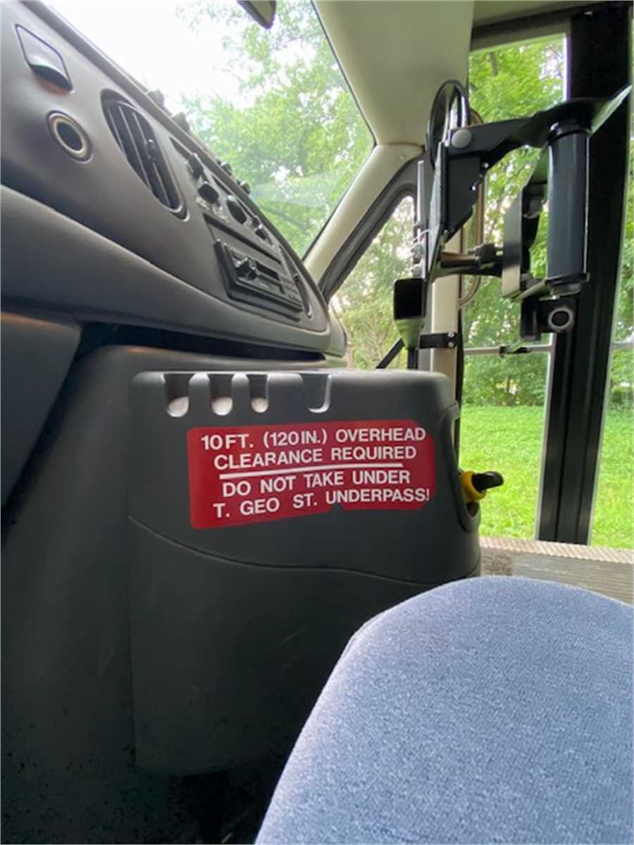 2004 FORD OMNI-BUS, 2WD, 14 PASSENGER + DRIVER Online Government ...