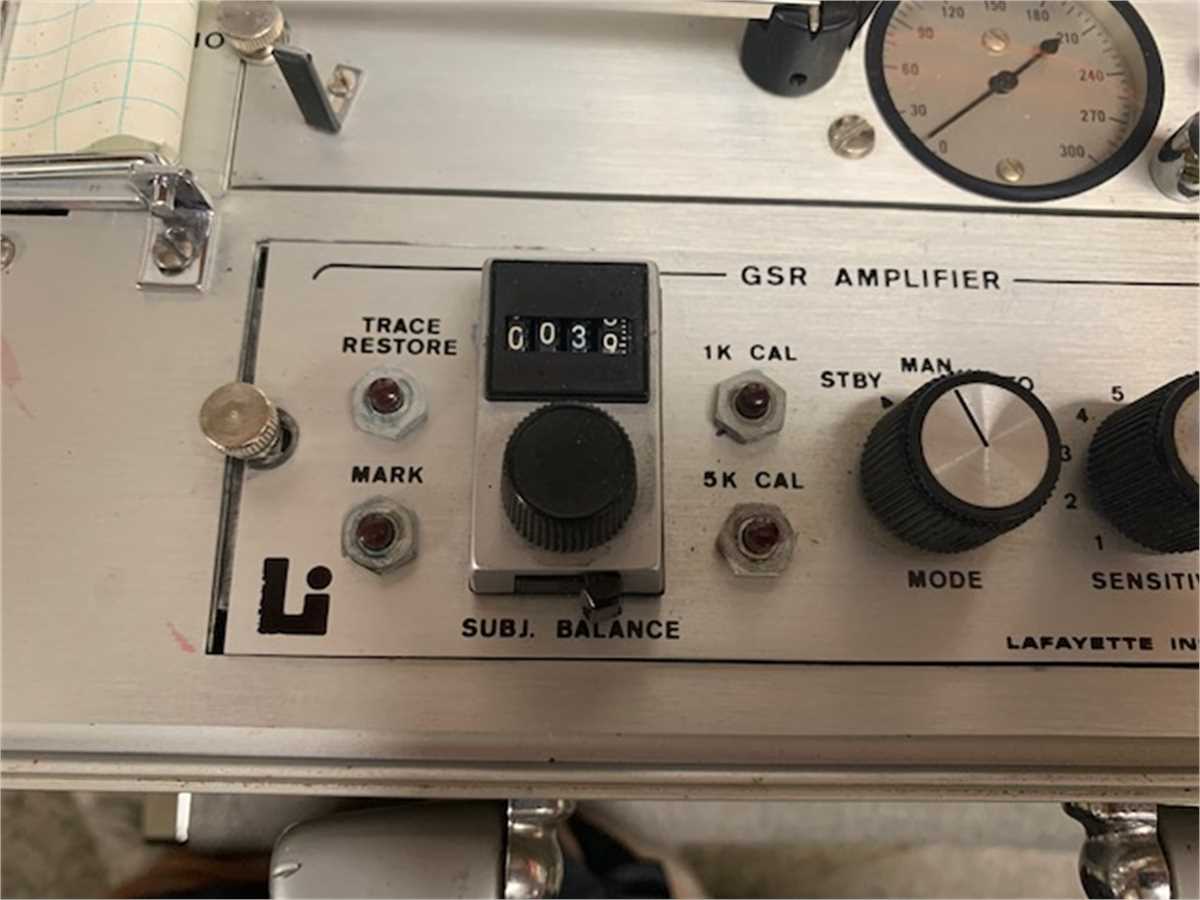POLYGRAPH VINTAGE 1972 BY LAFAYETTE INSTRUMENT CO. MODEL 76056A Online ...