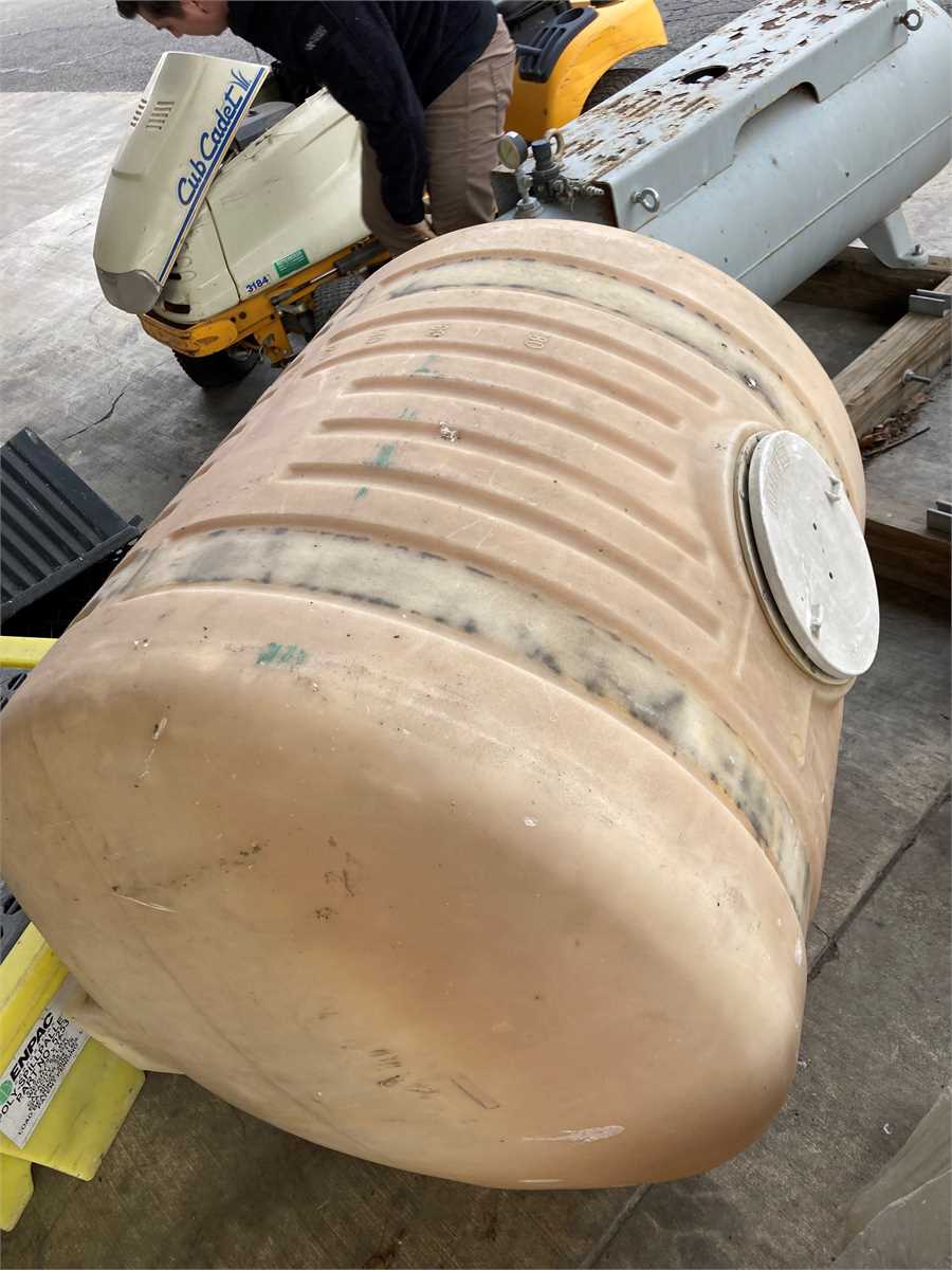 200 Gallon Plastic Water Tank Online Government Auctions of Government ...