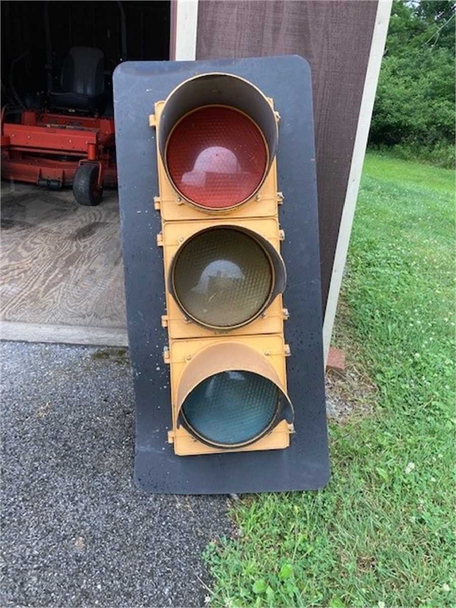 Traffic signal head Online Government Auctions of Government Surplus ...